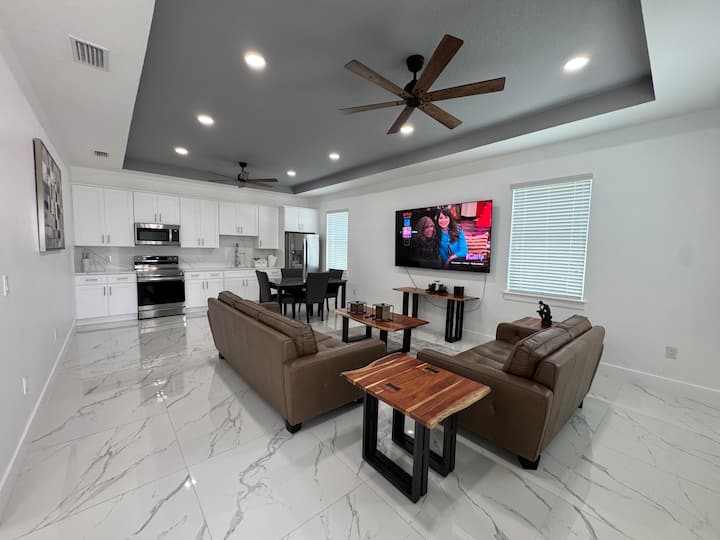 Hale Haven | Luxury Stay In The Heart Of Tampa! - Tampa, FL