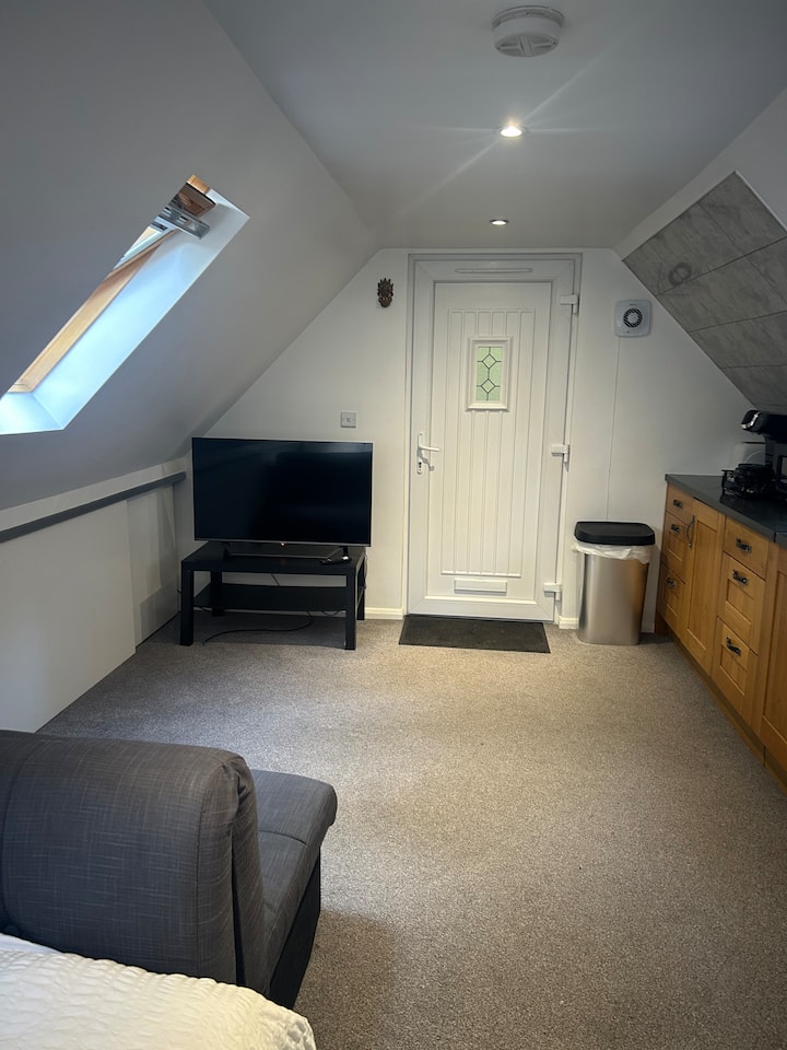 Private Studio In Lower Bourne! - Farnham