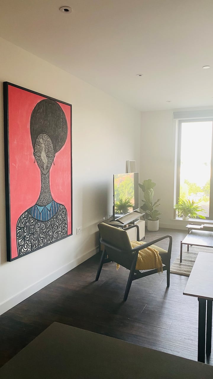 Stylish One-bedroom Flat | 5 Mins To Central Line - Ruislip Lido Beach