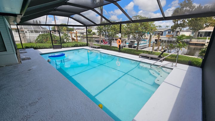 Aguila Vacation Rentals - Tampa, FL