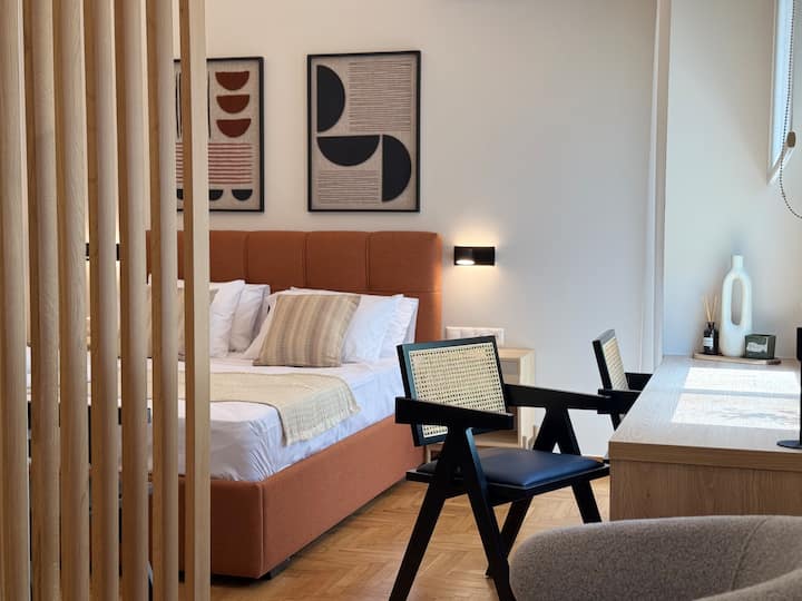 Chic Studio Apartment Next To Agiu Georgiu Square - Athens