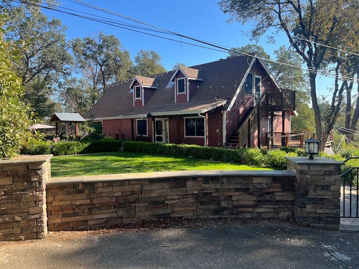 The Tree House - Placerville, CA