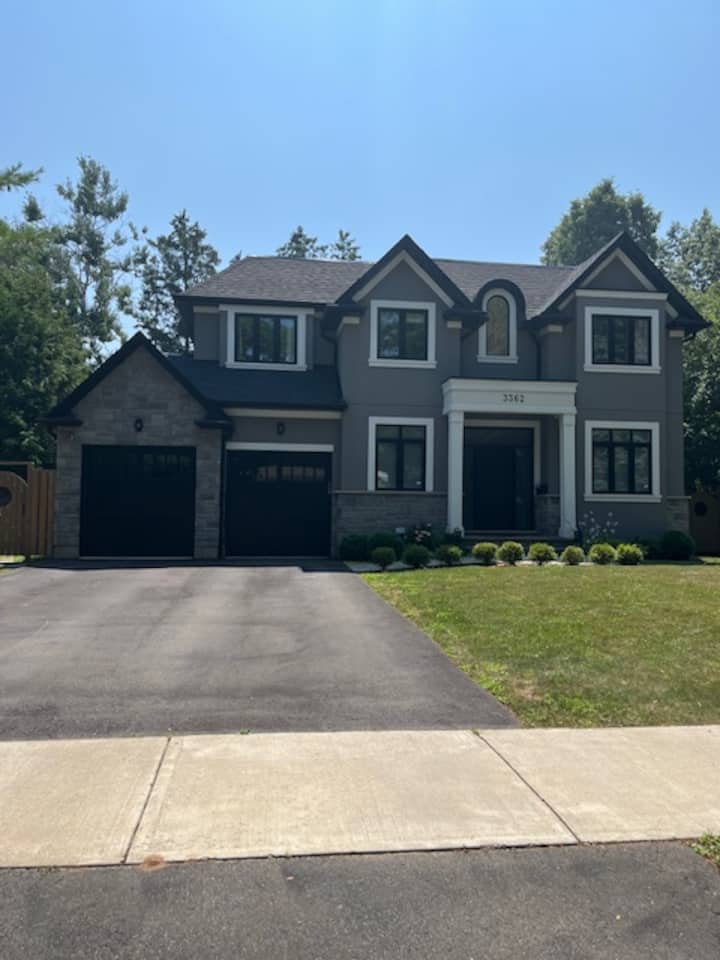 Family House Roseland Burlington - Burlington