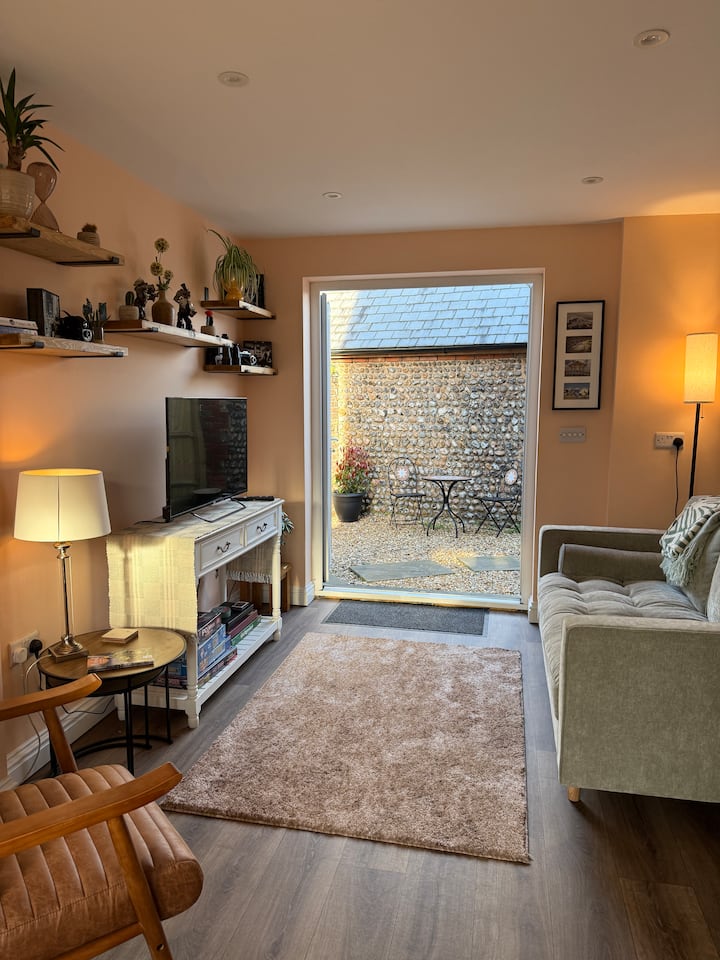 The Honey Bee At The Honey Pot In Angmering - Littlehampton