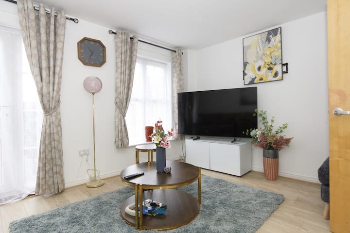 Thamesmead Suites - Barking