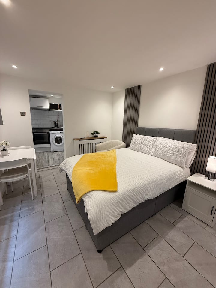 Studio One - Your Home Away - Stratford