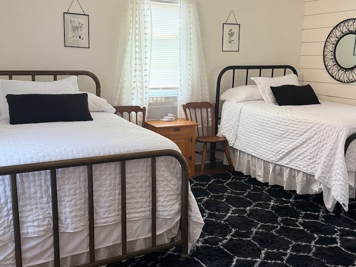 Studio Retreat - Fantasy Farm, Middletown