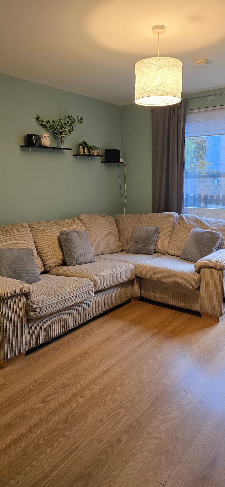 Adaptable Town Center Gem - Edinburgh