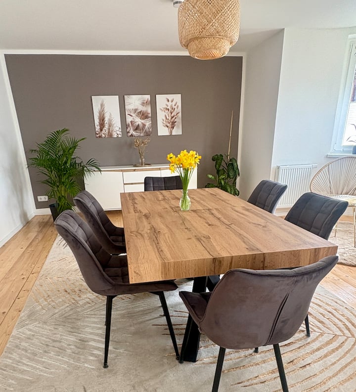 „Style Trifft Gemütlichkeit“ Balkon Plus Parkplatz - Halle (Saale)