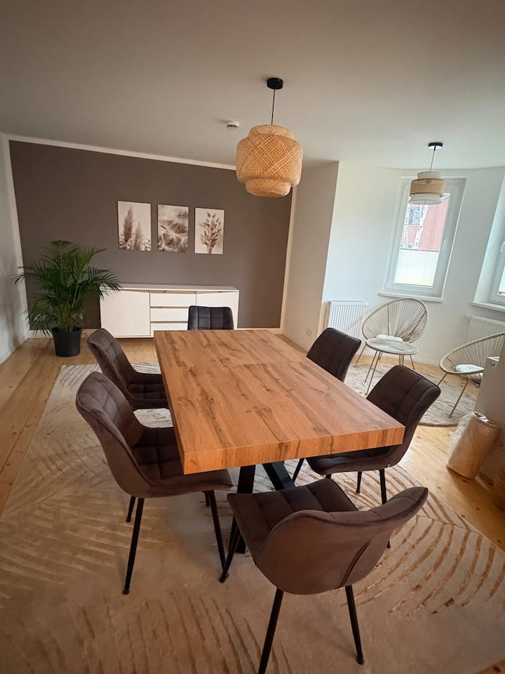 *Neu* Großzügig Mit Balkon Plus Eigenem Parkplatz - Halle, Almanya