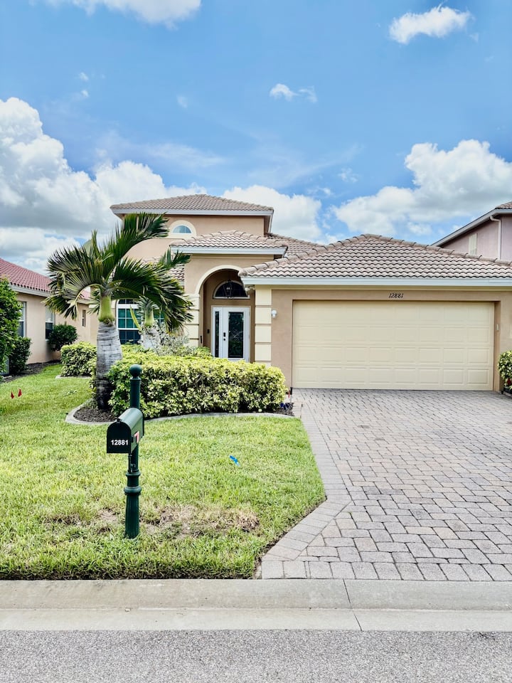 Gated Community W/ Gulf Access - Fort Myers, FL