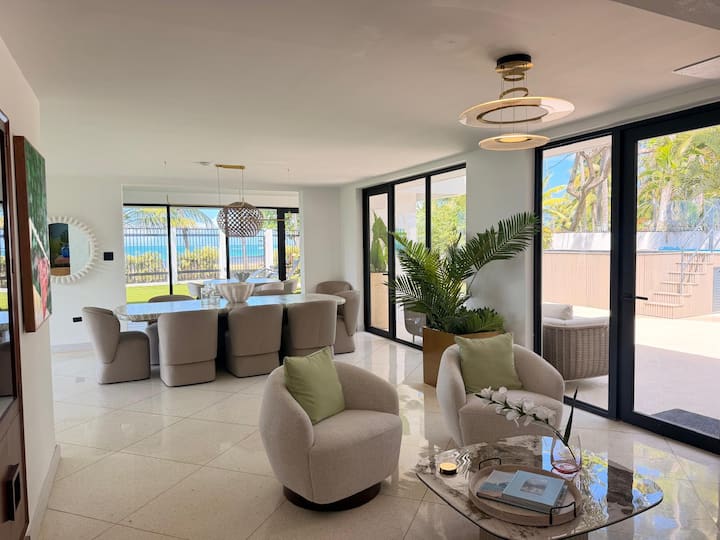 Oceanfront Villa 9 Bedrooms/9 Ensuite Baths & Pool - San Juan