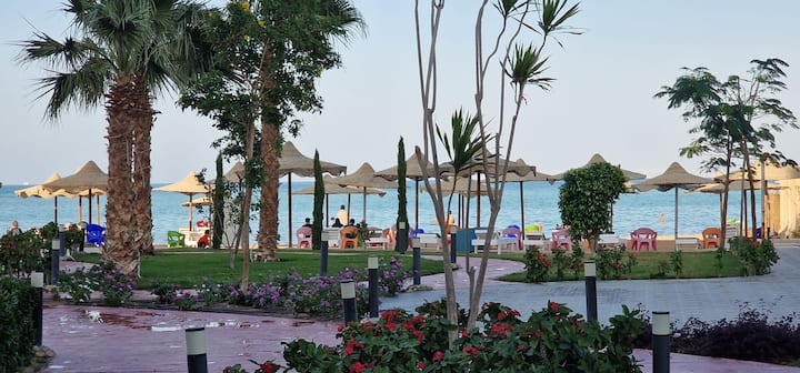 Beachfront Spacious Apartment | Family Friendly - Hurghada