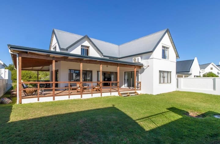 St. Francis Links Family Home - Jeffreys Bay