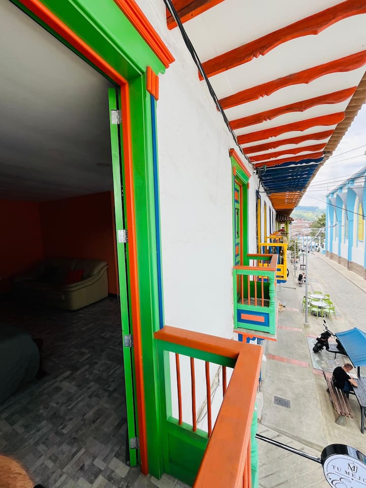 Casa En La Calle Real. - Belen de Umbria