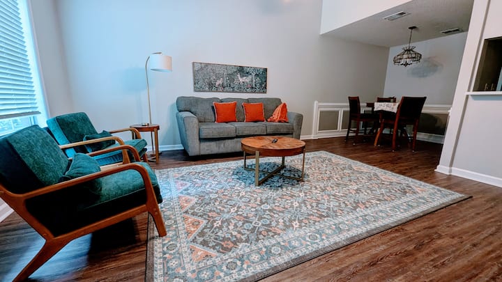 Cozy Retreat Near Downtown - Tallahassee, FL
