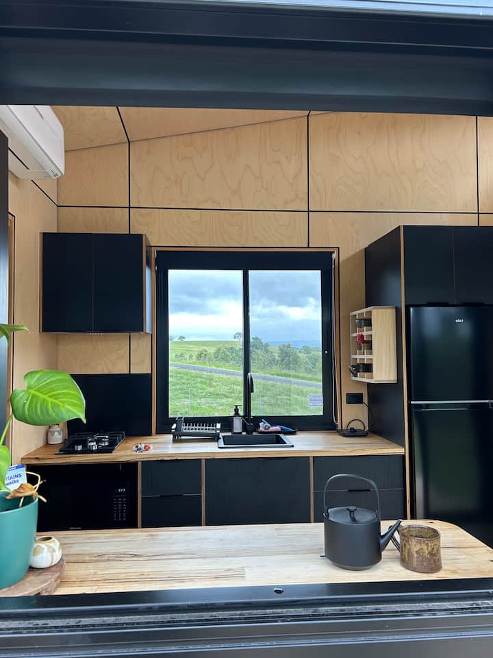 Cosy Tiny Home With Stunning Valley Views - Blue Mountains