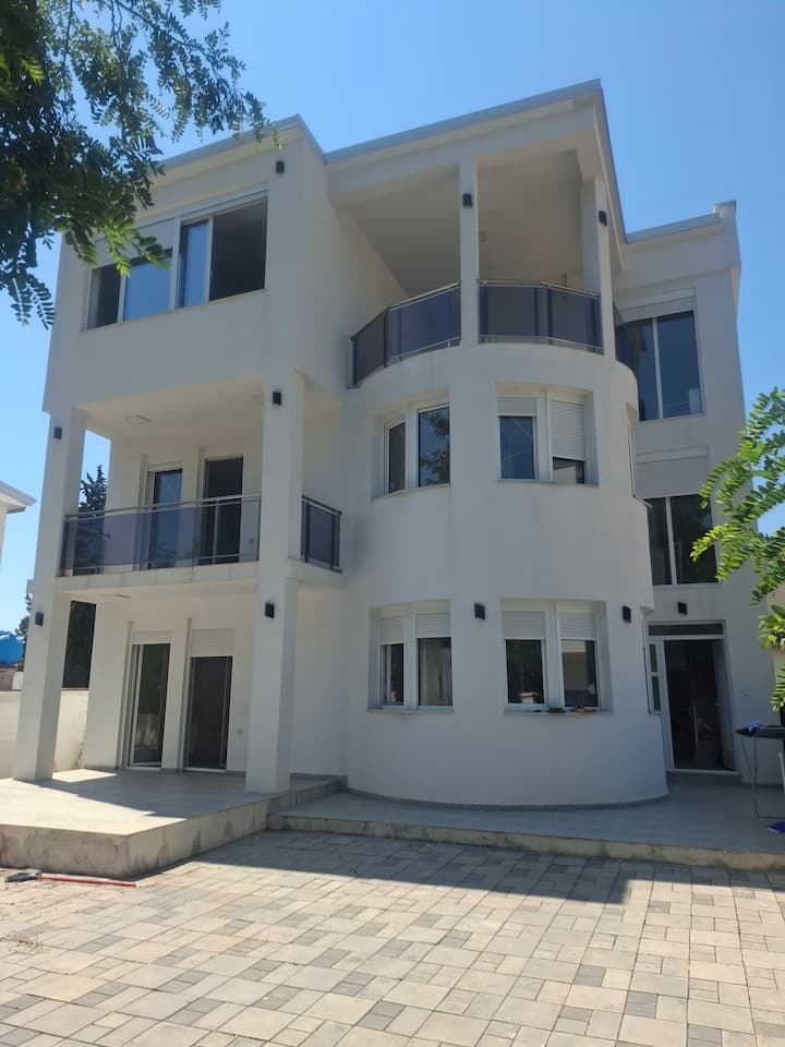 Vila Stockholm - Velipojë