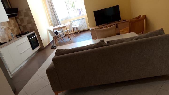 Appartement F2 Alger-elmouradia, Stylish And Safe - Argel