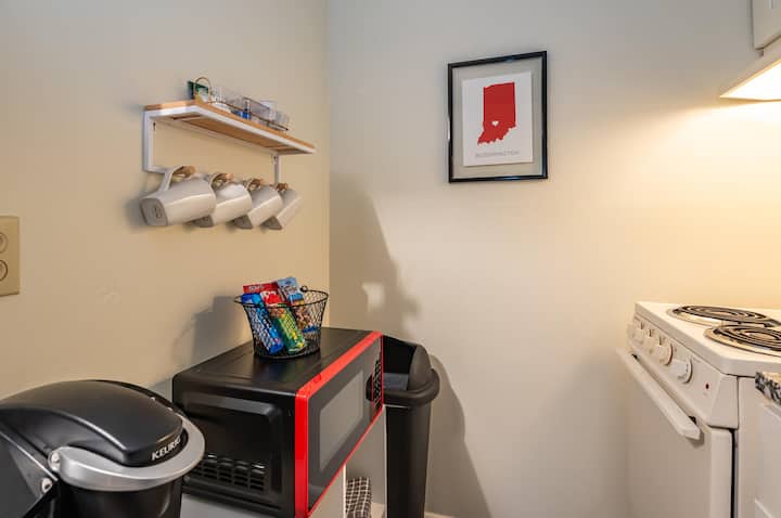 Game Day Ready Apartment - Bloomington, IN