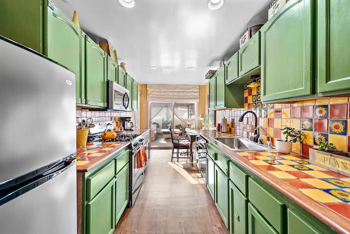 Beach Bungalow: 150 Yards To H20 - San Clemente, CA