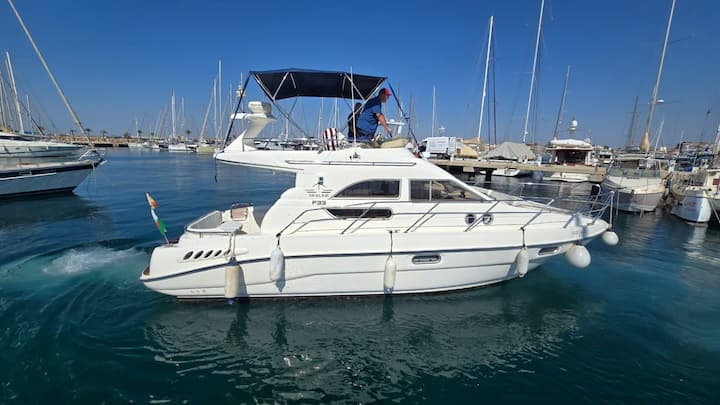 Luxury Thames Yacht Getaway (Static) - Marlow, Vereinigtes Königreich