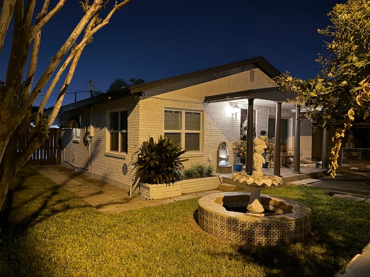 Cozy Pool Cottage - Pharr, TX