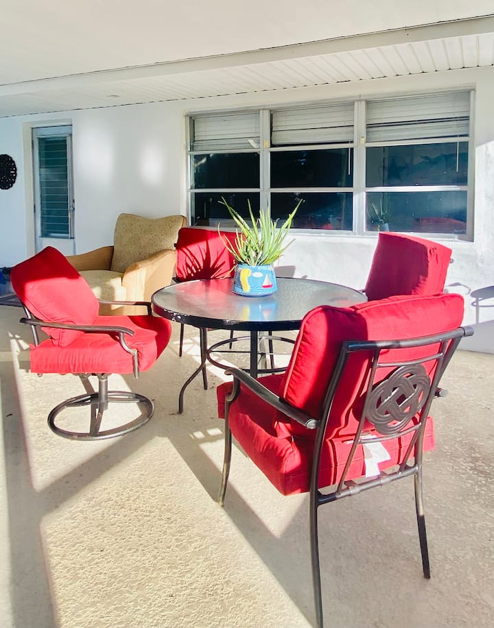 Near Stuart Sunset Family Home - Stuart, FL