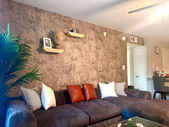 Spacious Lux Suite Near Nrg/tmc/ground Flr 2 Pools - South Park - Houston