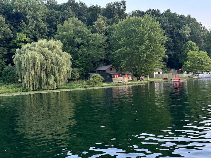 The Lakeside Snug - Hastings, MI