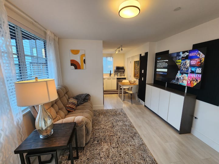 Cozy Downtown Squamish Suite - Squamish