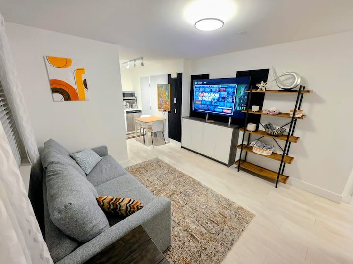 Cozy Downtown Squamish Suite - Squamish