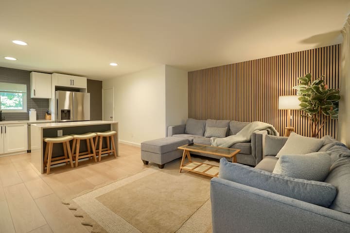 Modern Stay Near Polaris, Easton & Osu - Polaris, OH