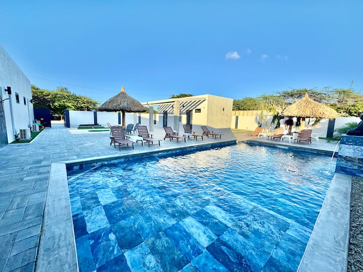 New & Modern 6bdr 5.5ba Villa Near Eagle Beach - Aruba