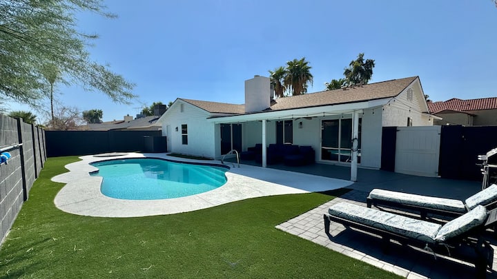 3 King Beds • Pool - 埃文代爾