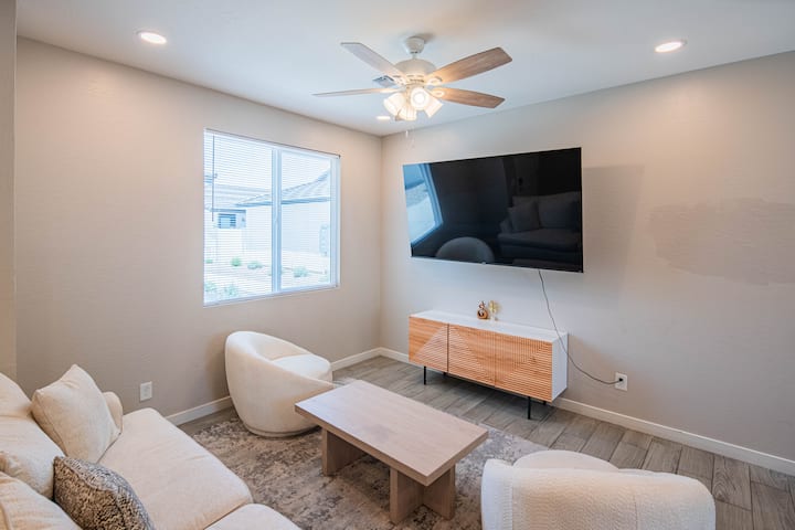 Comfy King+double Beds+full Kitchen+free Parking - Glendale, AZ