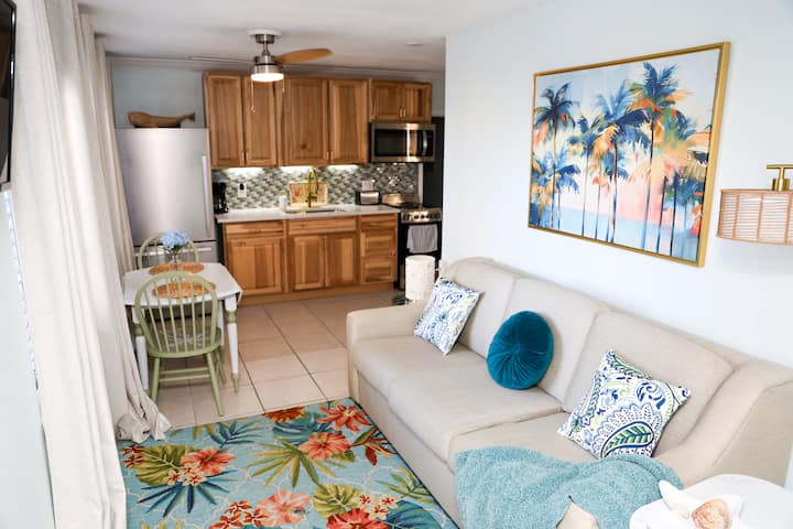 Cozy Beach Getaway With Bikes Included! - Madeira Beach, FL