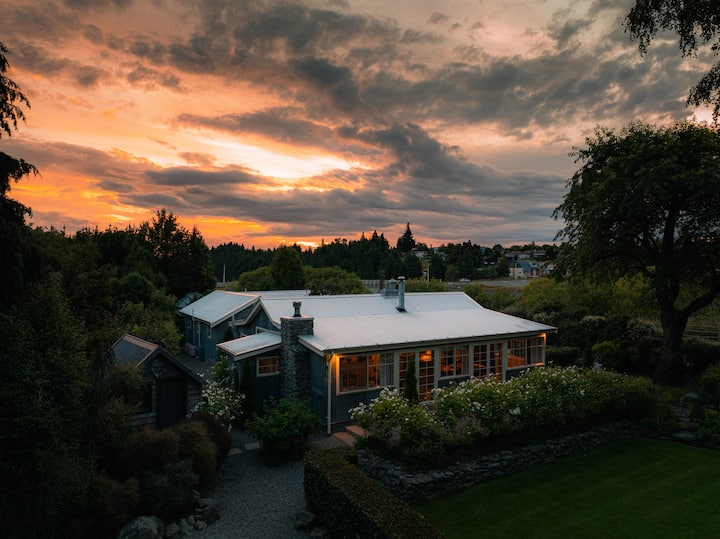Aldourie Lodge - Lake Tekapo - Mt Dobson Ski Area