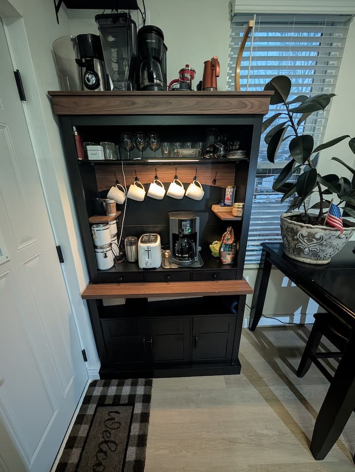 Full House On Shuler Ave. - Hamilton, OH