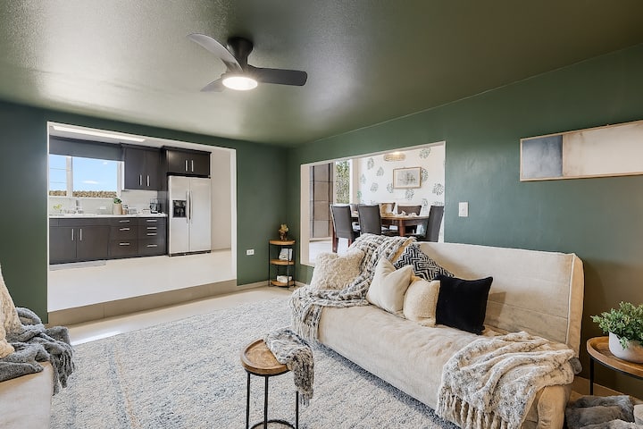 Cozy Central Family-friendly • Garage• King Beds - Tijuana