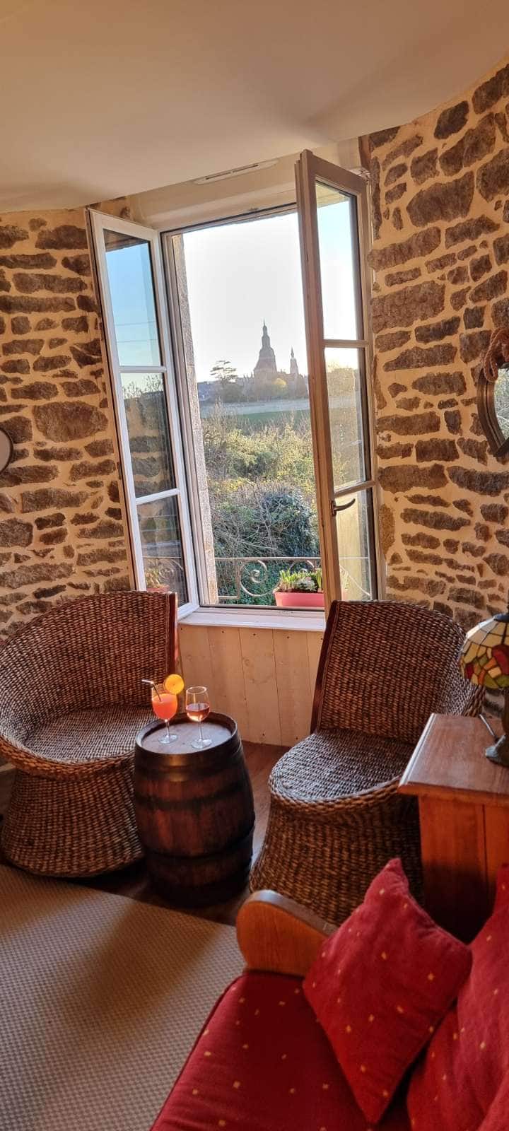 La Tourelle Face Aux Remparts - Dinan