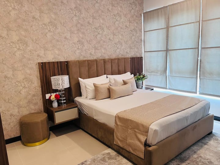 Two Bedroom With City, Lake, Lotus Tower - Colombo