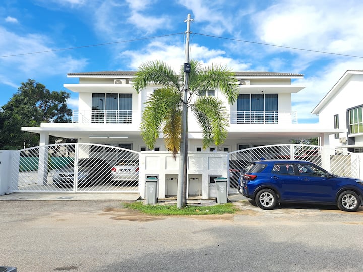 26 Pax Orchid Hill Homestay 5&6 - 波德申