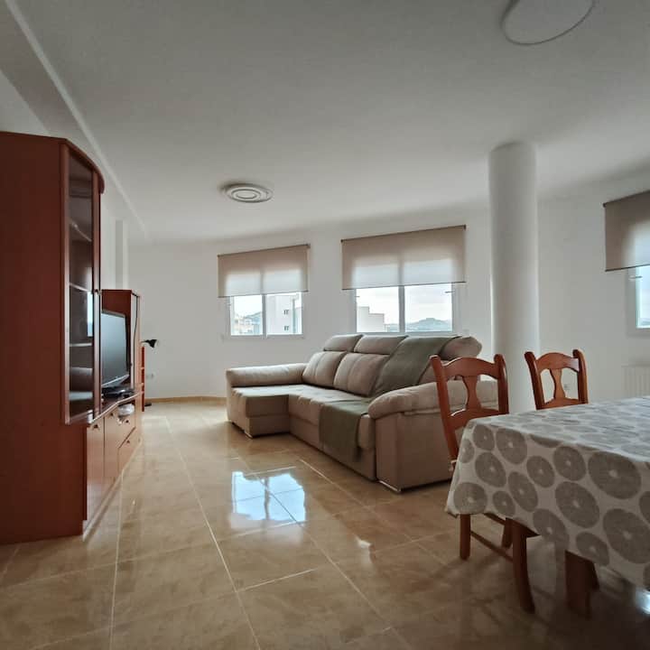 Apartamento De 3 Dormitorios - Calp