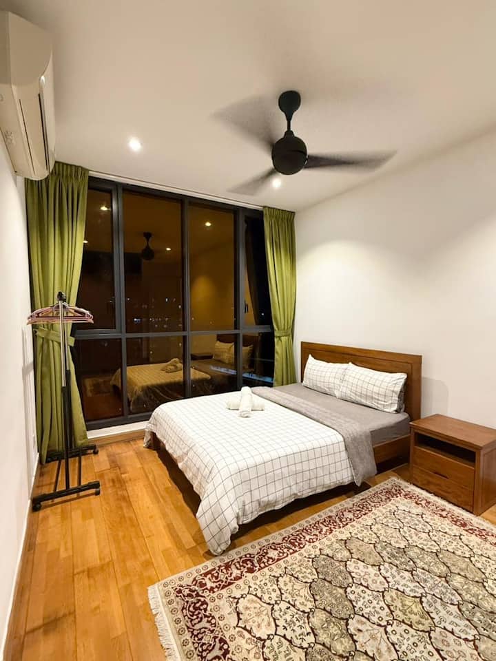 Lrt+mall • Kl Gateway 2r2b Stay - Kuala Lumpur