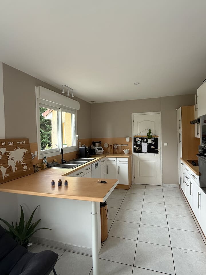 Maison Chaleureuse Avec 3 Chambres De Plein Pied - Le Mans