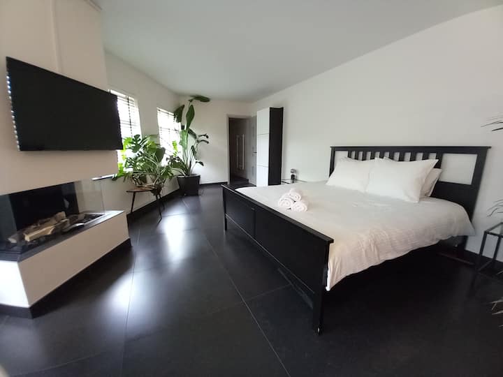 Gorgeous Central Luxurious Apartment - Zuid-Holland