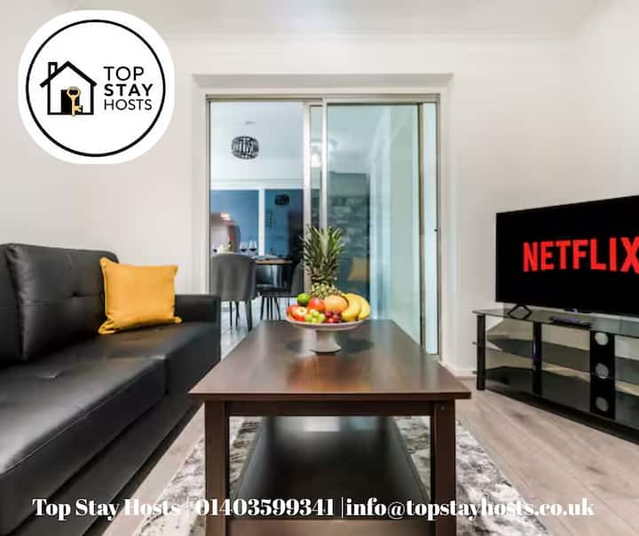 Crawley 5br Parking Wifi Contractor Friendly - Crawley