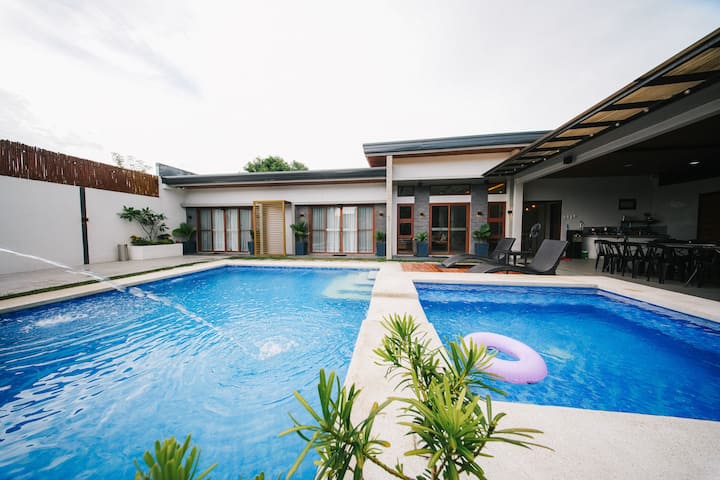 2 Br Modern Villa With Pool | The Pad Solaris - Arayat