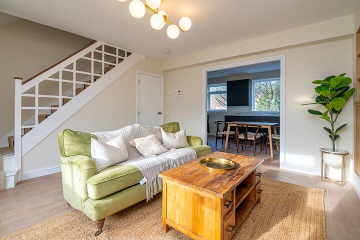 Beautiful Elegant Two-bedroom Haven In Surrey! - 埃普索姆